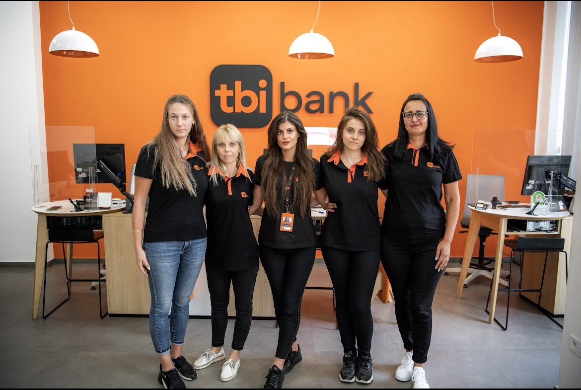 “Врача̀ни оценяват високо справедливите условия в tbi bank app” - Красимира Събева, tbi bank ...